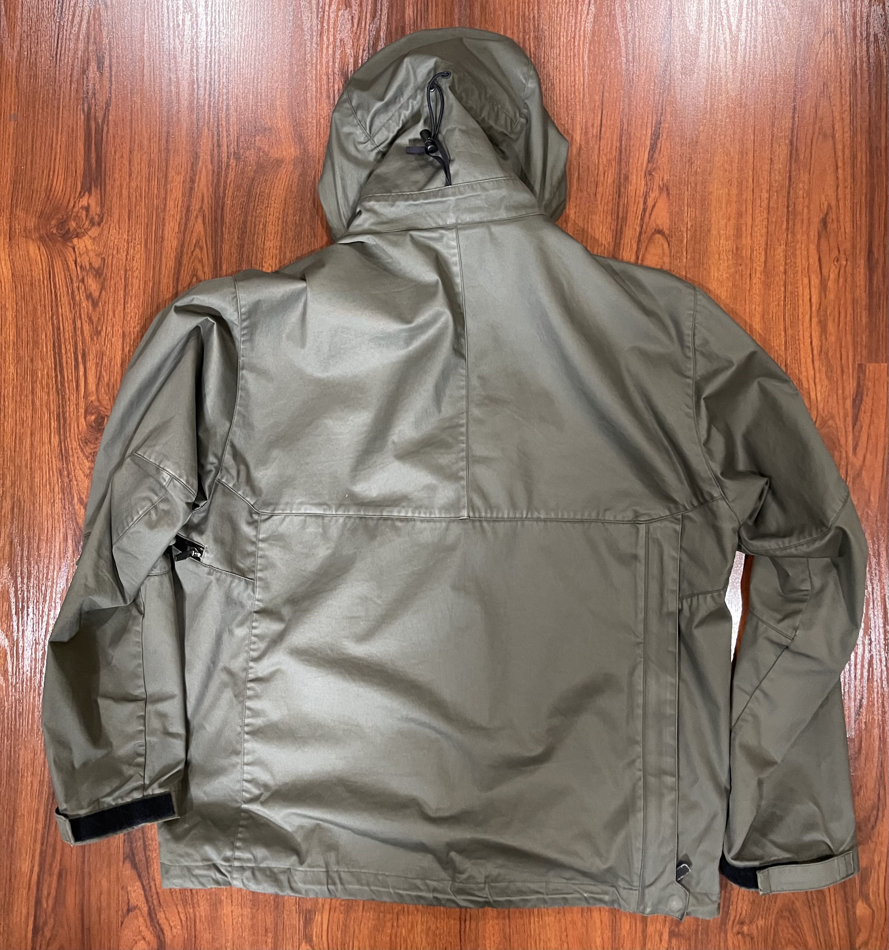 ACRONYM Acronym E-J1A Epic Amphibious Cotton Lightshell Interops Jacket ...
