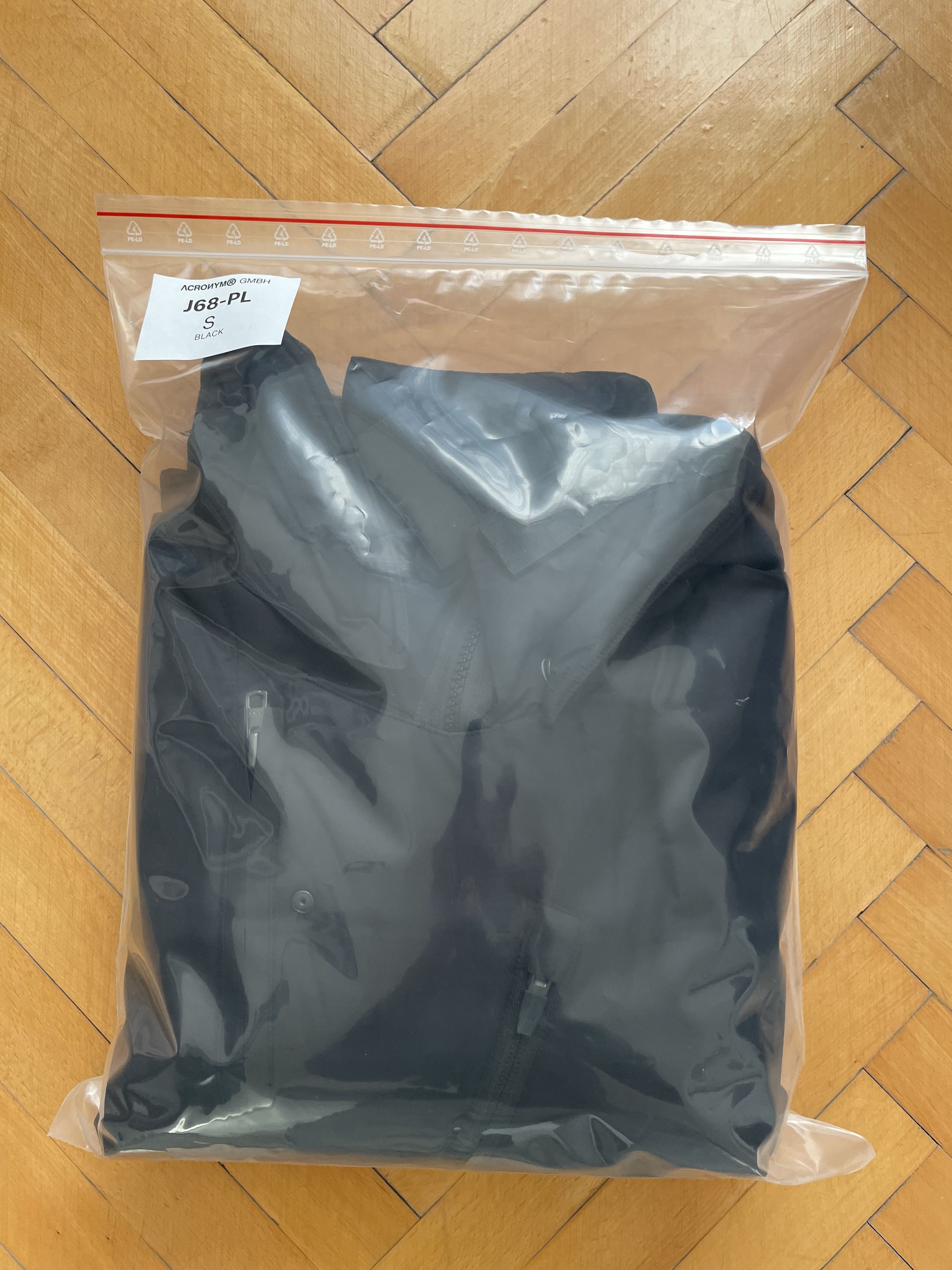 ACRONYM J68-PL | j10l12h8 | REVERSIBLE